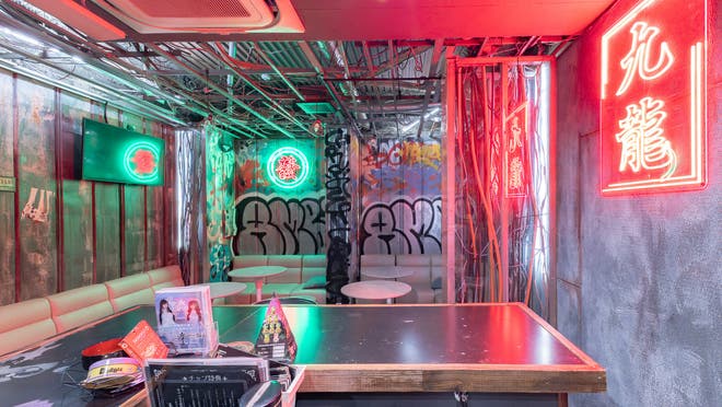 【心斎橋駅から徒歩8分】cafe&bar Ambitious 廃墟×コンセプト”を体感できる/日常から切り離されたワンシーンの写真8