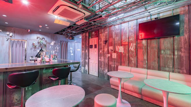 【心斎橋駅から徒歩8分】cafe&bar Ambitious 廃墟×コンセプト”を体感できる/日常から切り離されたワンシーンの写真5