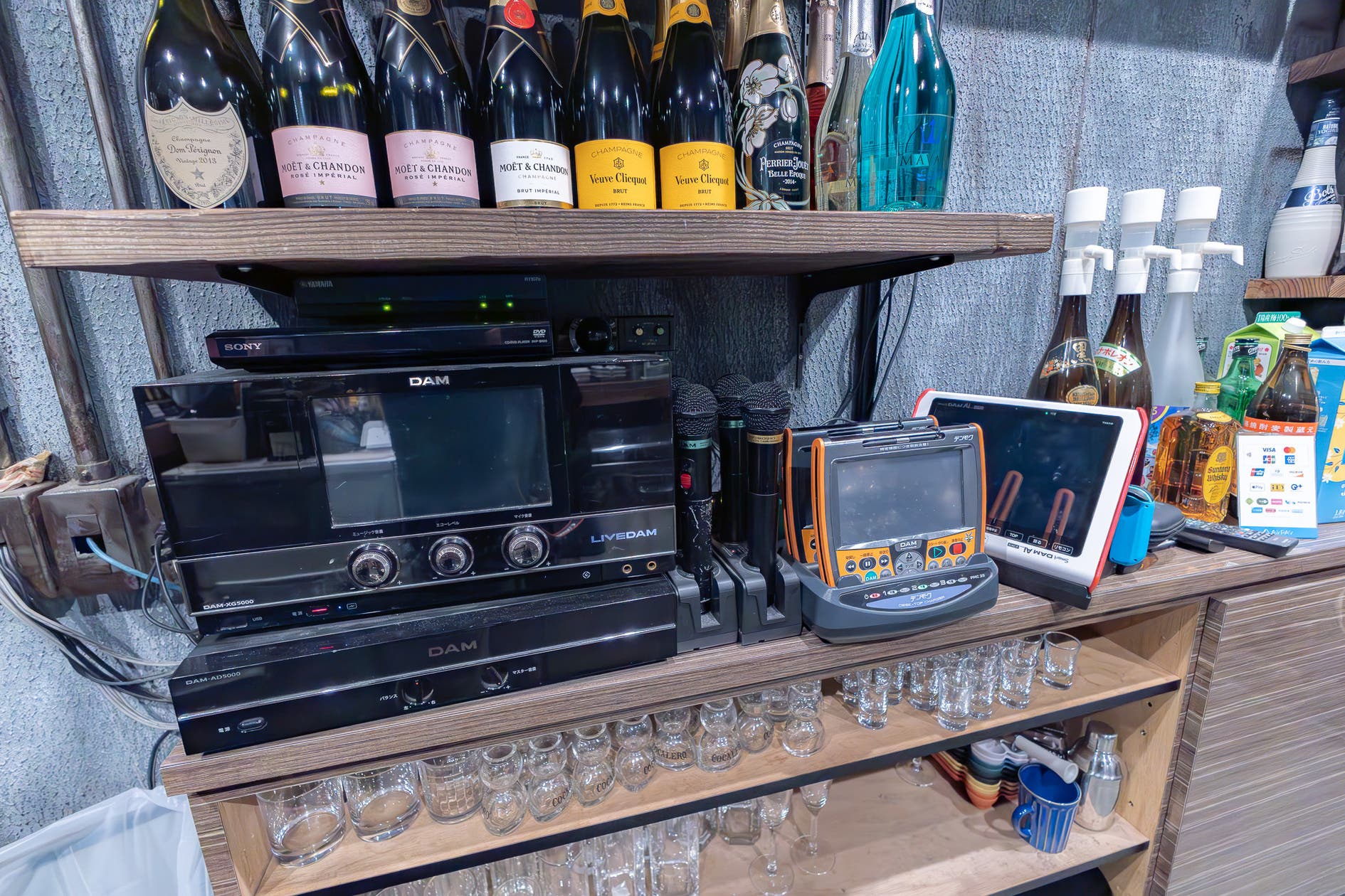 【心斎橋駅から徒歩8分】cafe&bar Ambitious 廃墟×コンセプト”を体感できる/日常から切り離されたワンシーンの写真20