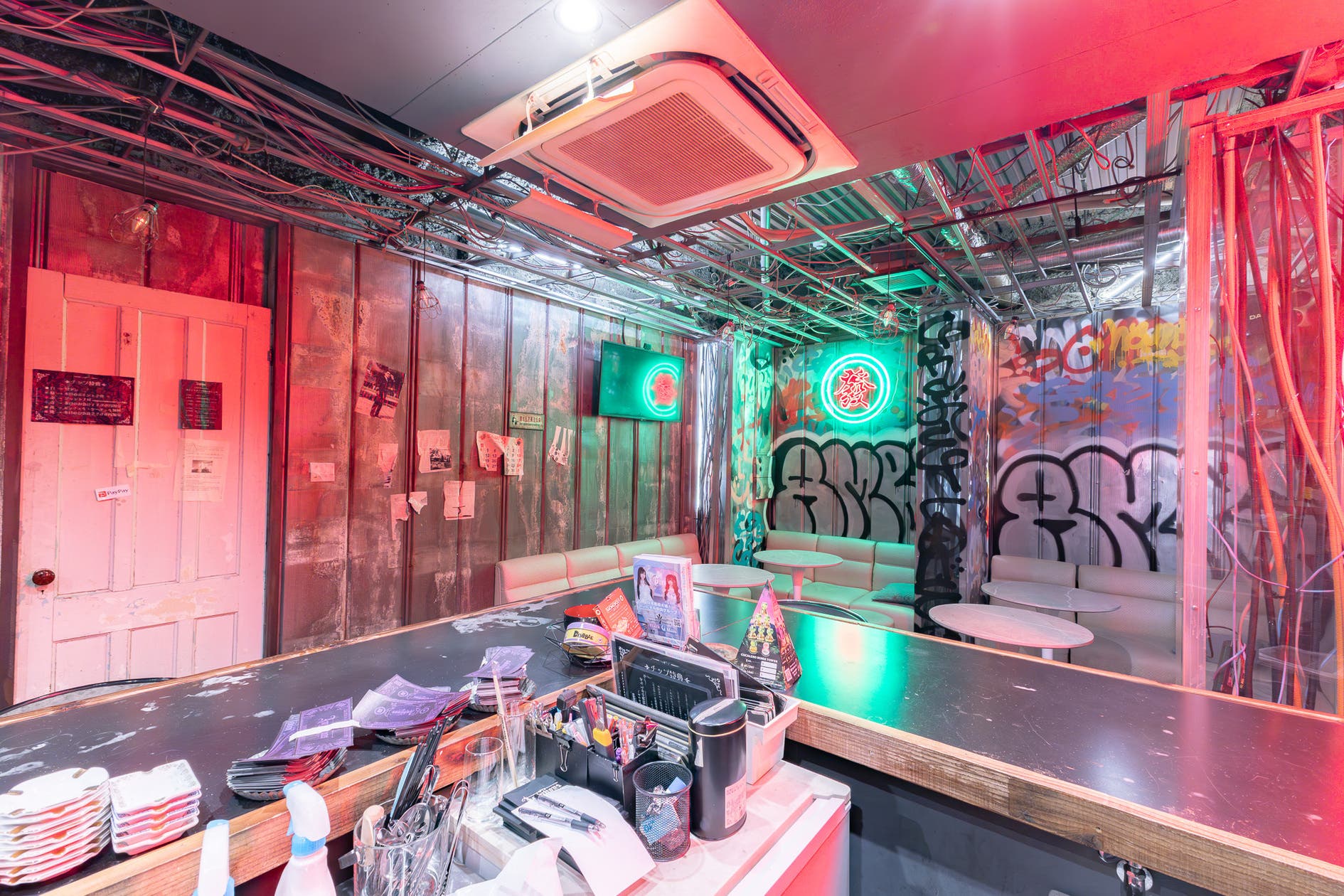 【心斎橋駅から徒歩8分】cafe&bar Ambitious 廃墟×コンセプト”を体感できる/日常から切り離されたワンシーンの写真7