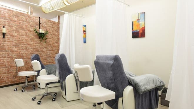 JR稲毛駅徒歩2分のアイリスト・エステシャン・ネイリストのレンタルスペースの写真1