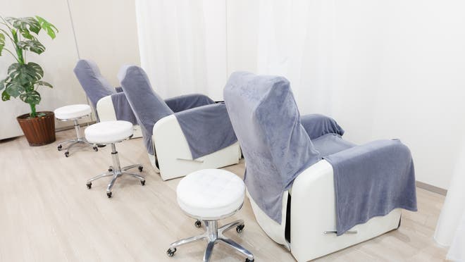 JR稲毛駅徒歩2分のアイリスト・エステシャン・ネイリストのレンタルスペースの写真2