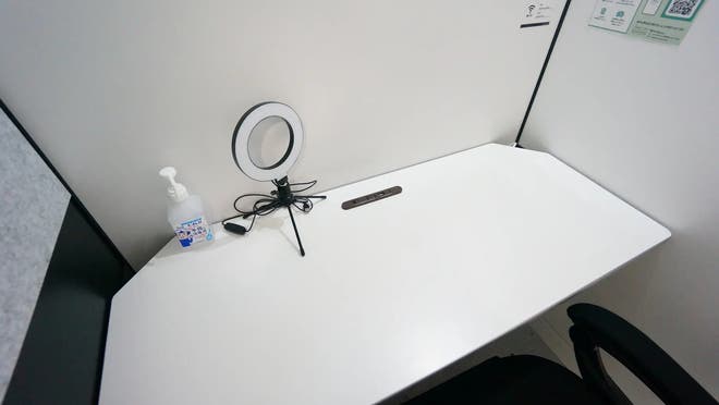 【CHATBOX HKTビル神保町】No.3 Web会議・通話に最適/無料Wifi/電源ありの写真6