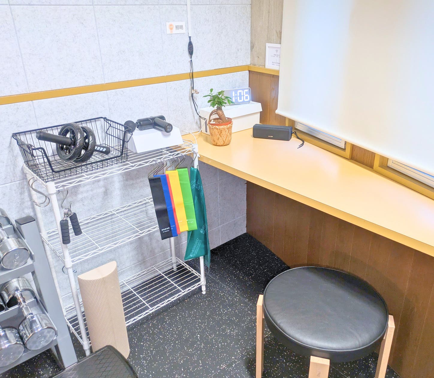 【三軒茶屋南口徒歩7分】デザイナーズマンションの綺麗な内装、フリーウエイト充実、パーソナル/グループトレーニングに最適の写真4