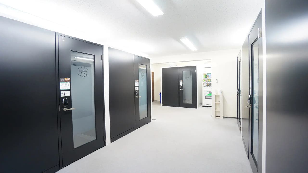 【CHATBOX HKTビル神保町】No.5　Web会議・通話に最適/無料Wifi/電源ありの写真18