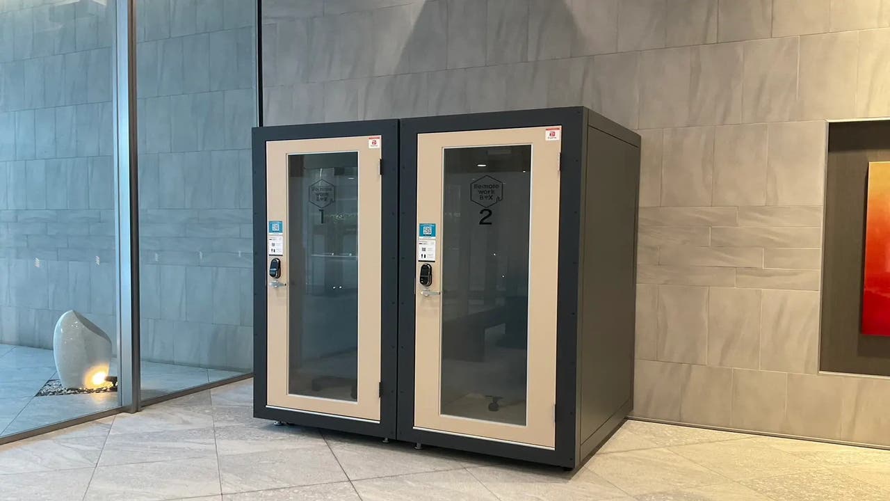 【CHATBOX KDX浜松町プレイス】No.1　Web会議・通話に最適/無料Wifi/電源ありの写真1