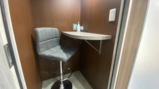 【CHATBOX SKYLE】No.3 Web会議・通話に最適/無料Wifi/電源ありの写真3