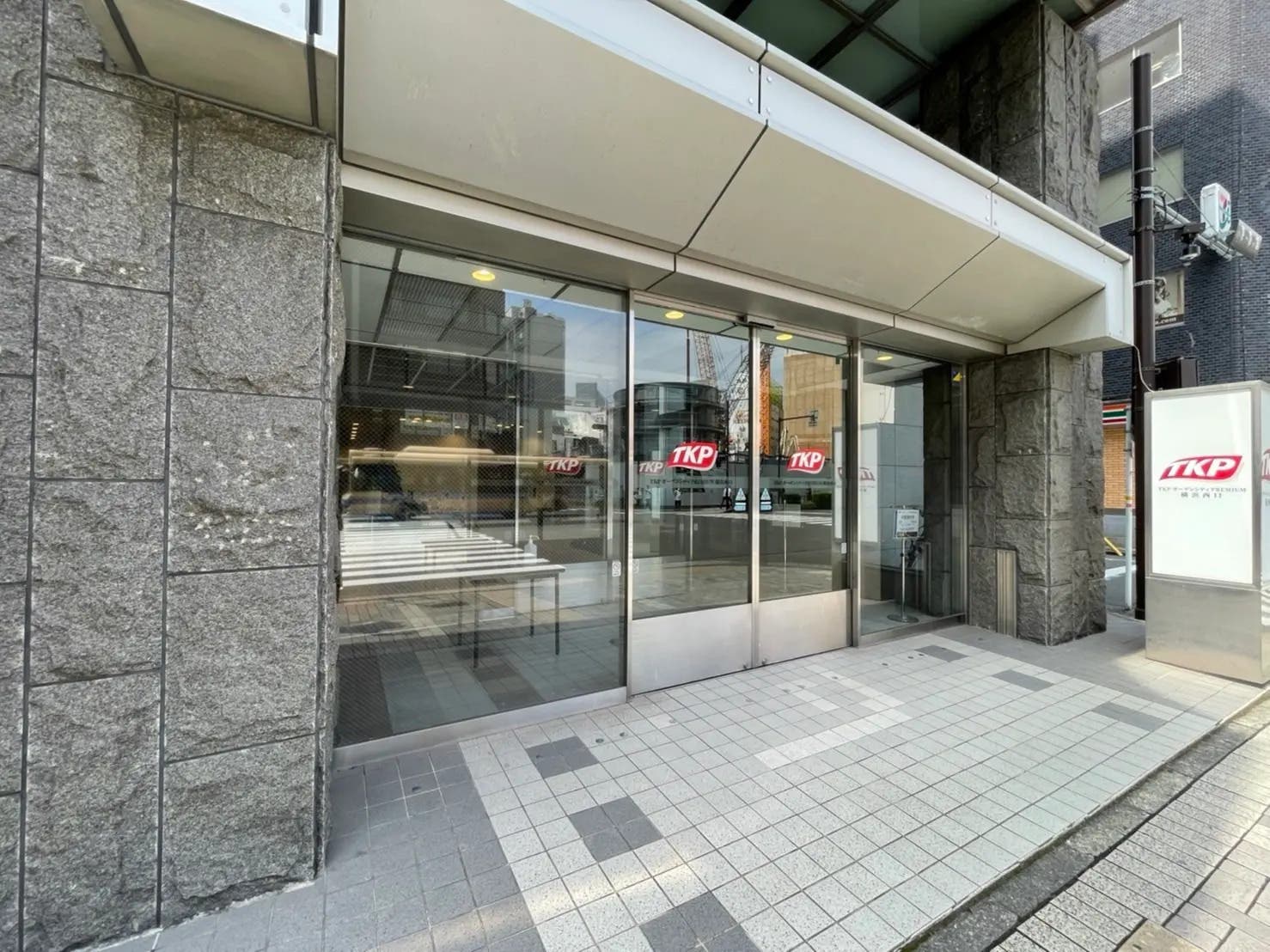 【CHATBOX TKPガーデンシティ横浜西口】No.2　Web会議・通話に最適/無料Wifi/電源ありの写真4