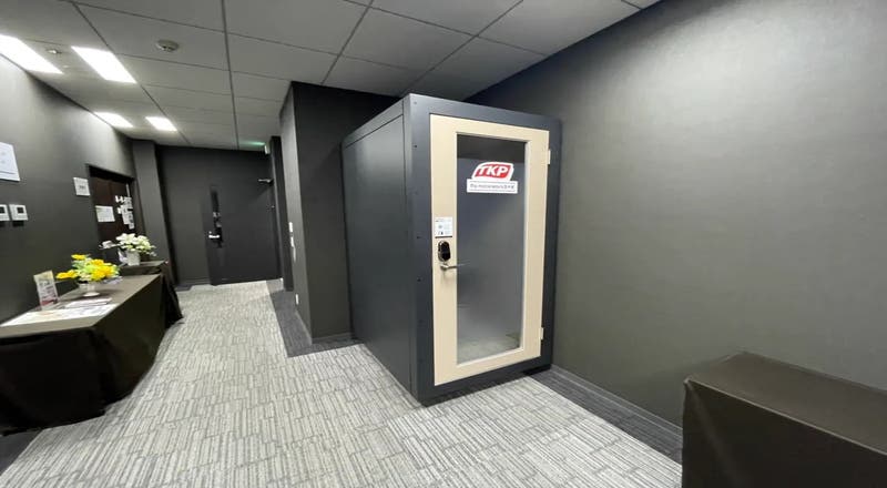 【CHATBOX TKPガーデンシティ秋葉原】No.1　Web会議・通話に最適/無料Wifi/電源あり