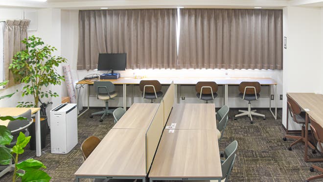 【1,2階】早稲田駅から徒歩3分のコワーキングスペース(オープンスペース)の写真1