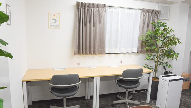 【1,2階】早稲田駅から徒歩3分のコワーキングスペース(オープンスペース)の写真2