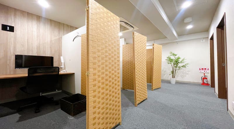 【115円・330円/30分 三鷹駅 徒歩3分】（Room2）リモートワークや勉強に最適な半個室（コワーキングスペース/自習室）