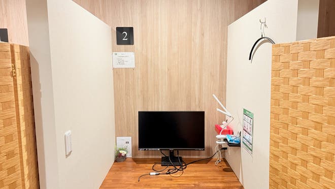 【115円・330円/30分 三鷹駅 徒歩3分】(Room2)リモートワークや勉強に最適な半個室(コワーキングスペース/自習室)の写真2