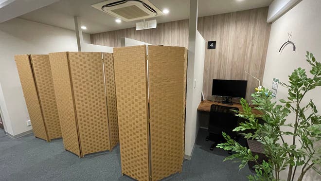 【115円・330円/30分 三鷹駅 徒歩3分】(Room2)リモートワークや勉強に最適な半個室(コワーキングスペース/自習室)の写真4