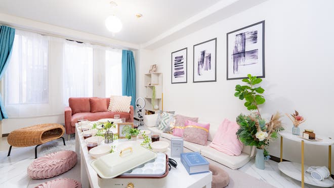 リニューアル✨ソファーやカーペット等新品入れ替え📹推し活🆗難波徒歩4分👌完全個室🏠推し活🤍女子会👘パーティやデートの写真3