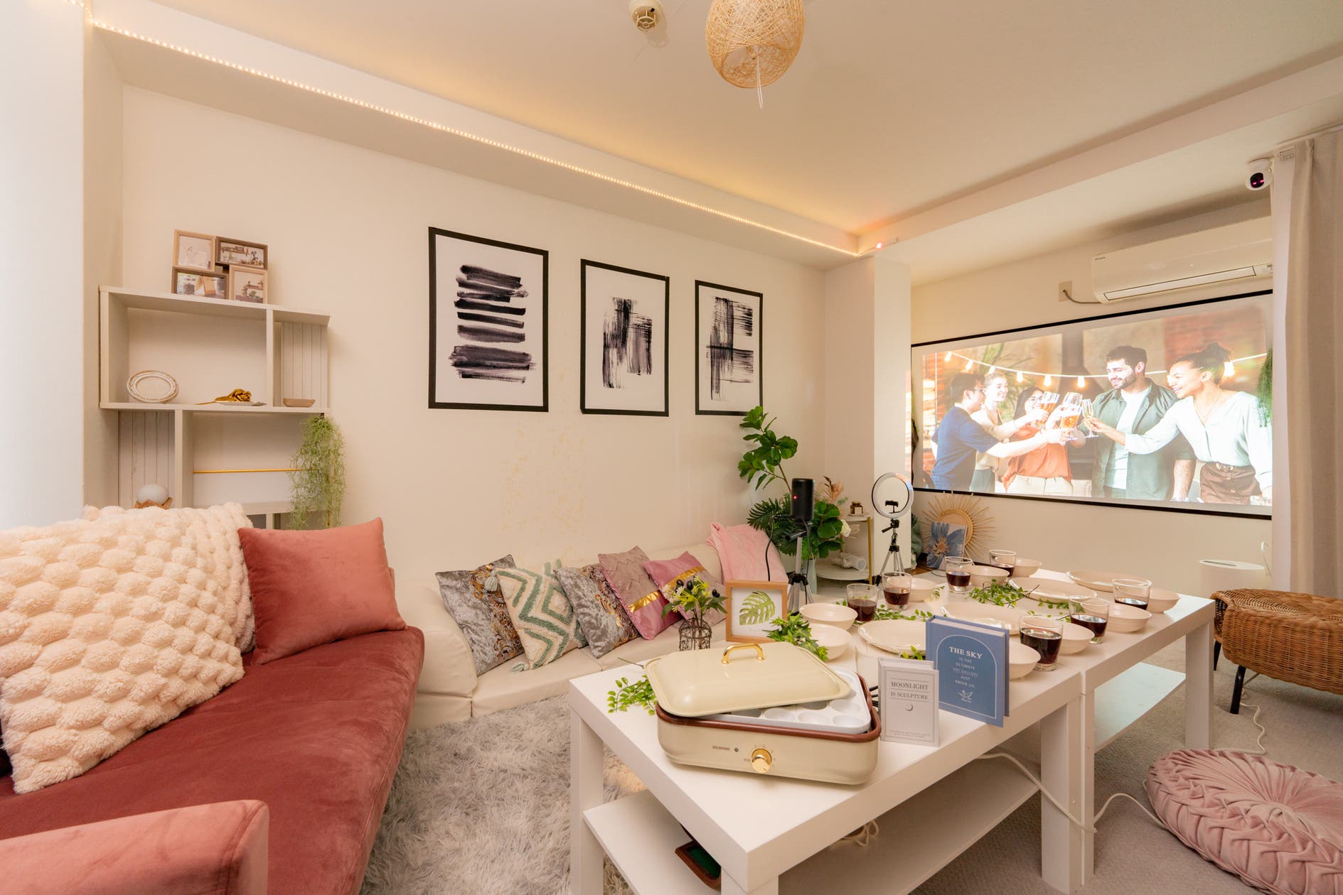 リニューアル✨ソファーやカーペット等新品入れ替え📹推し活🆗難波徒歩4分👌完全個室🏠推し活🤍女子会👘パーティやデートの写真5