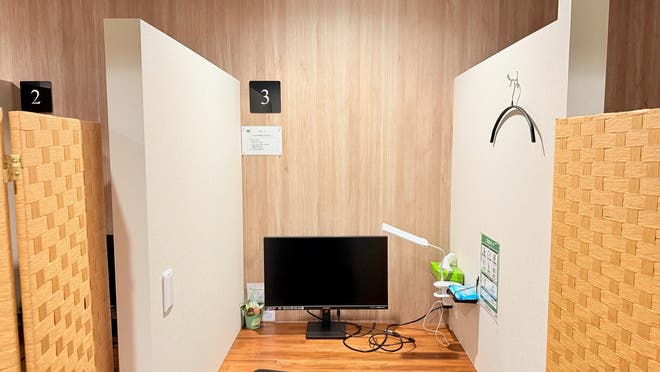 【115円・330円/30分 三鷹駅 徒歩3分】(Room3)リモートワークや勉強に最適な半個室(コワーキングスペース/自習室)の写真2