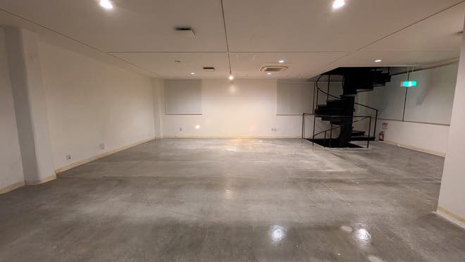 大阪梅田のSAKE醸造所2Fのギャラリー/レンタルスペース。展示会、音楽、ポップアップ、マルシェなどに。の写真1