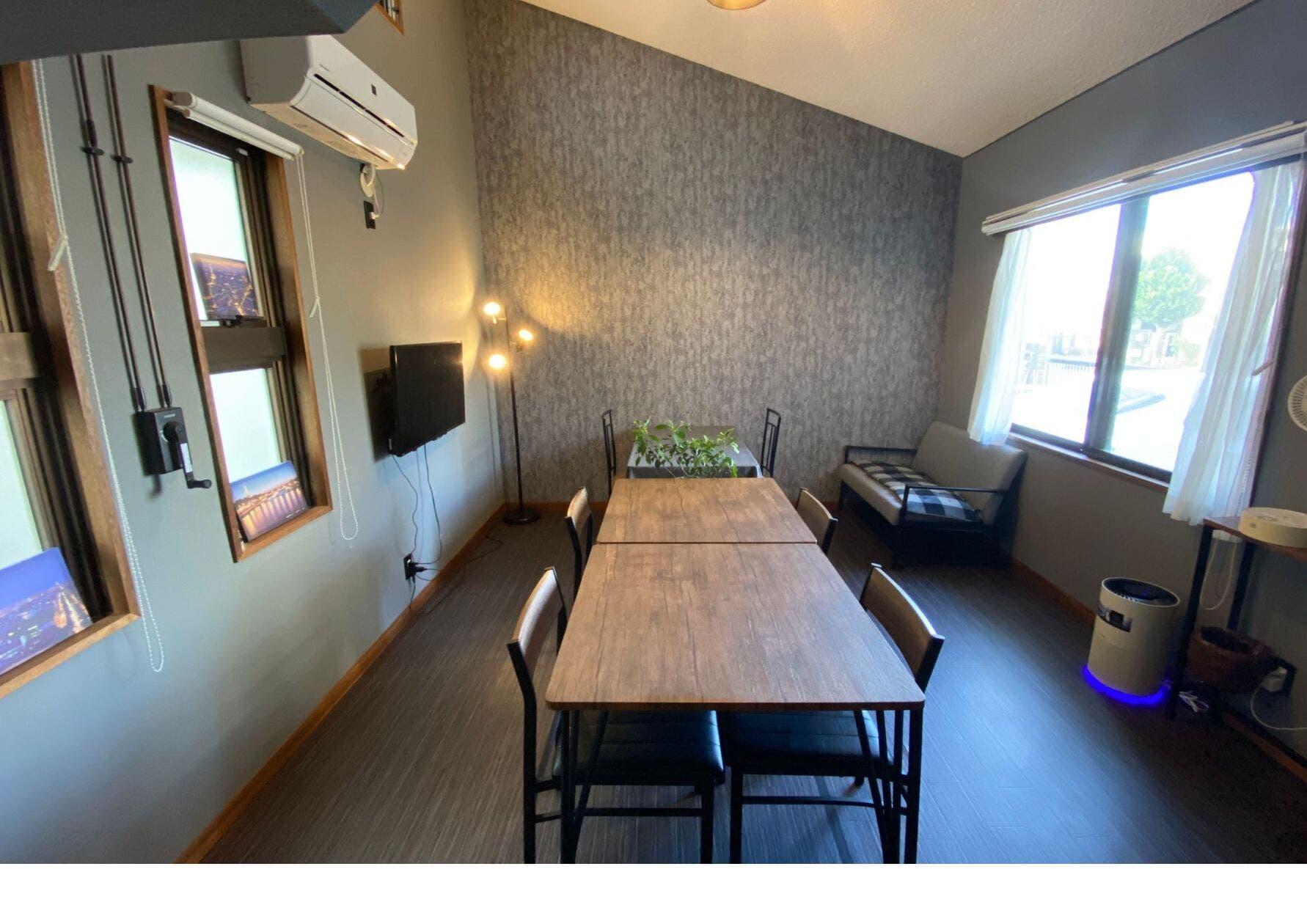 アラハビーチから徒歩1分！住宅街にある隠れ家的カフェの1室で完全個室です♪の写真3