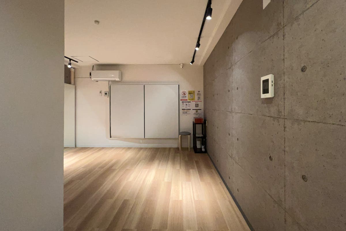 大阪心斎橋レンタルスタジオ ダンサーズ 当日予約可能！ダンスの個人・団体練習やその他の用途に最適な多目的スペースですの写真2