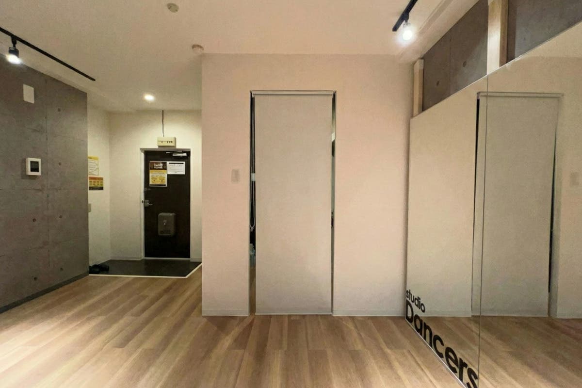 大阪心斎橋レンタルスタジオ ダンサーズ 当日予約可能！ダンスの個人・団体練習やその他の用途に最適な多目的スペースですの写真3
