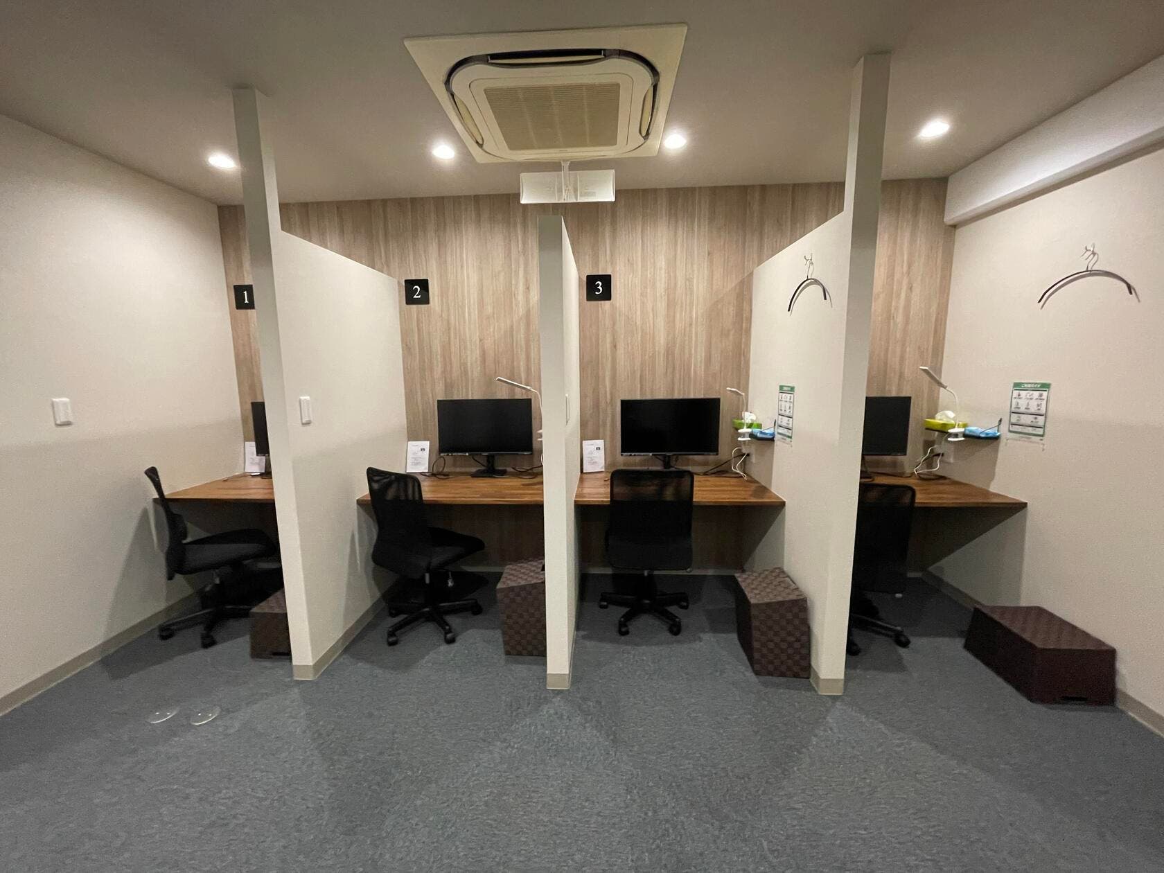 【115円・330円/30分 三鷹駅 徒歩3分】（Room4）リモートワークや勉強に最適な半個室（コワーキングスペース/自習室）の写真5