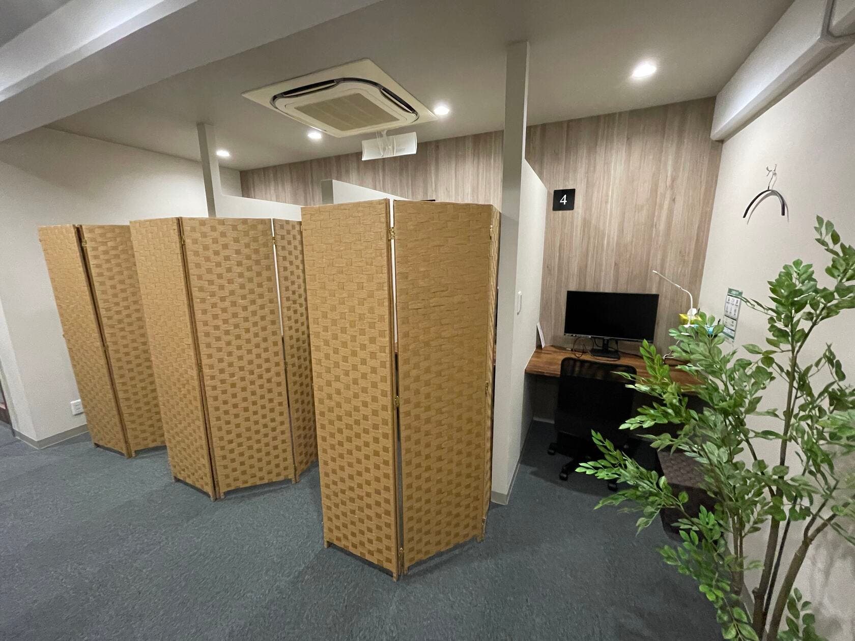 【115円・330円/30分 三鷹駅 徒歩3分】（Room4）リモートワークや勉強に最適な半個室（コワーキングスペース/自習室）の写真4