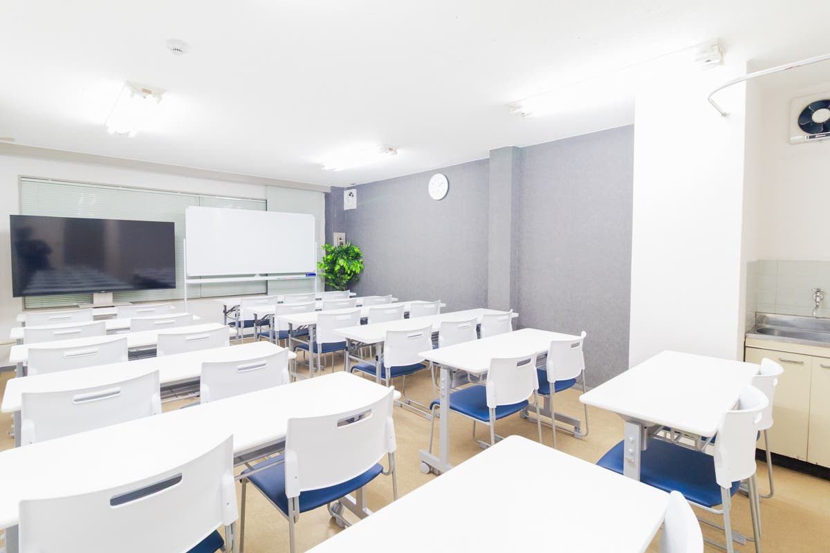 【なんば駅6番出口徒歩1分！定員32名！】65型モニター・10Gbps光回線・WiFi無料！ふれあい貸し会議室 なんばNo164の写真3