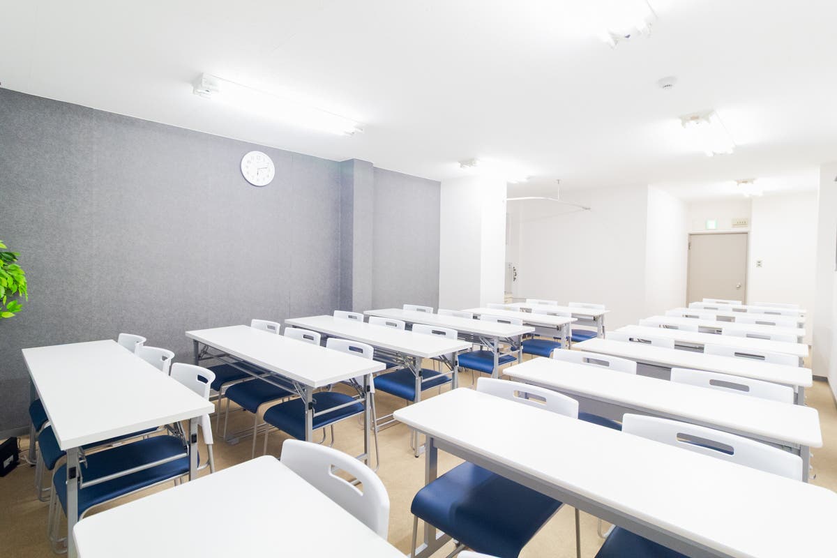 【なんば駅6番出口徒歩1分！定員32名！】65型モニター・10Gbps光回線・WiFi無料！ふれあい貸し会議室 なんばNo164の写真4