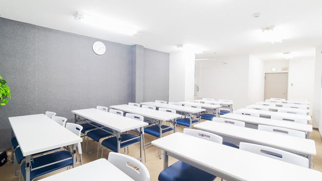 【なんば駅6番出口徒歩1分!定員32名!】65型モニター・10Gbps光回線・WiFi無料!ふれあい貸し会議室 なんばNo164の写真4