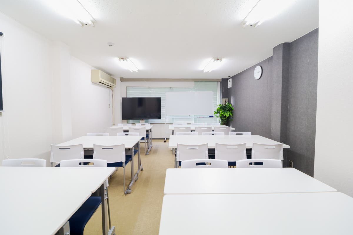 【なんば駅6番出口徒歩1分！定員32名！】65型モニター・10Gbps光回線・WiFi無料！ふれあい貸し会議室 なんばNo164の写真7