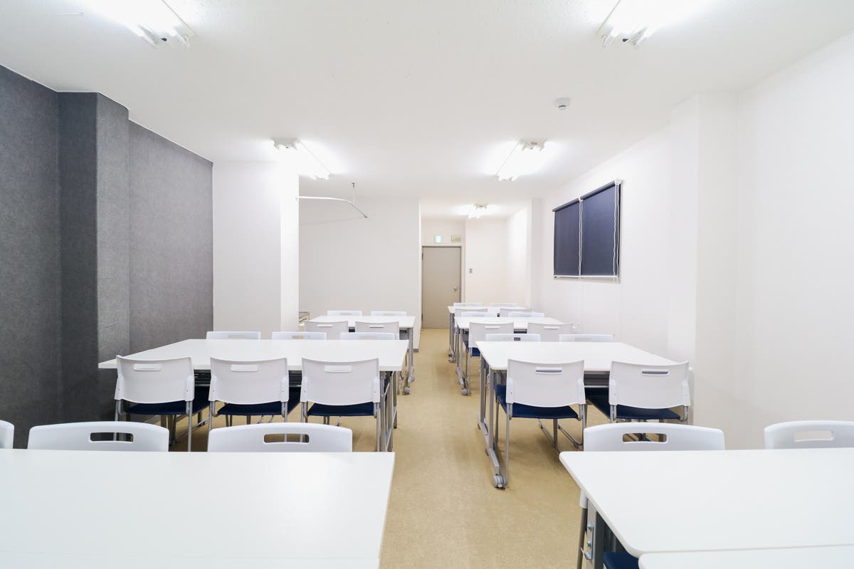 【なんば駅6番出口徒歩1分！定員32名！】65型モニター・10Gbps光回線・WiFi無料！ふれあい貸し会議室 なんばNo164の写真10