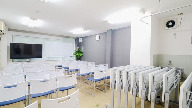 【なんば駅6番出口徒歩1分!定員32名!】65型モニター・10Gbps光回線・WiFi無料!ふれあい貸し会議室 なんばNo164の写真17