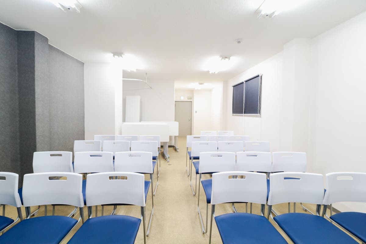 【なんば駅6番出口徒歩1分！定員32名！】65型モニター・10Gbps光回線・WiFi無料！ふれあい貸し会議室 なんばNo164の写真19