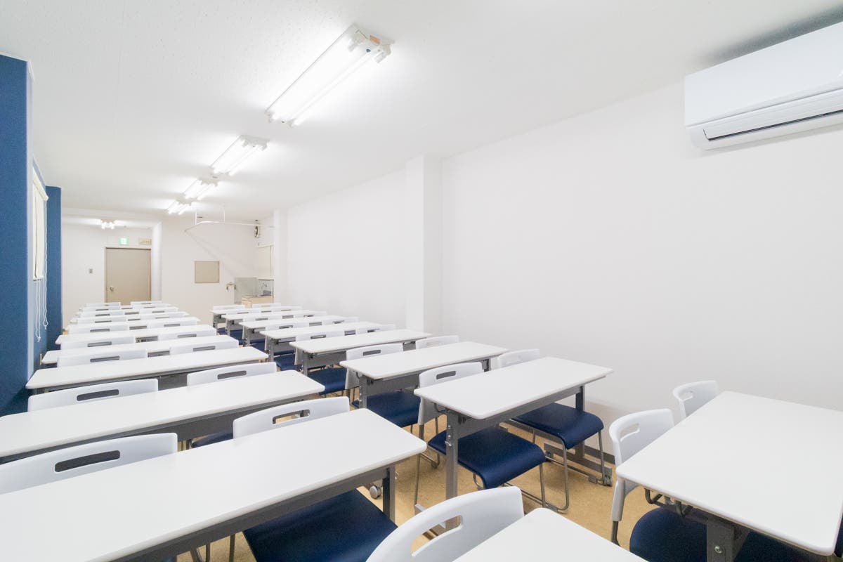 【なんば駅6番出口徒歩1分！定員36名！】65型モニター・10Gbps光回線・WiFi無料！ふれあい貸し会議室 なんばNo165の写真5