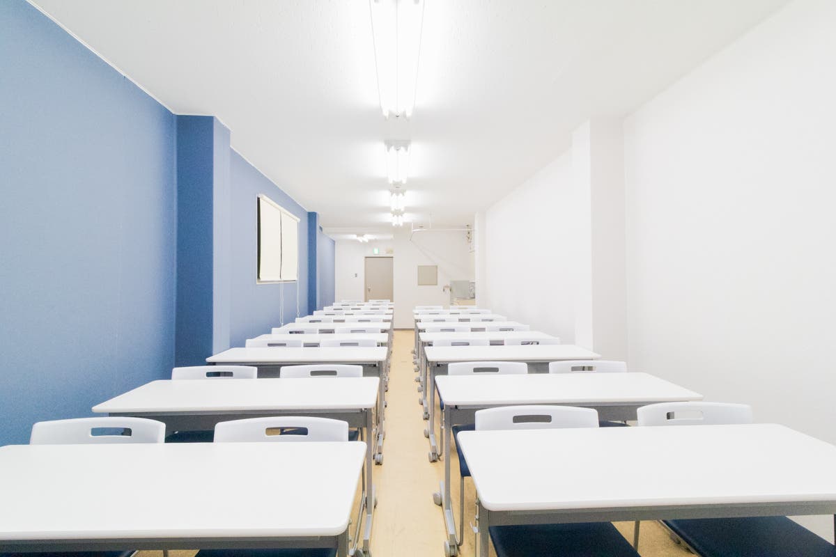 【なんば駅6番出口徒歩1分！定員36名！】65型モニター・10Gbps光回線・WiFi無料！ふれあい貸し会議室 なんばNo165の写真6