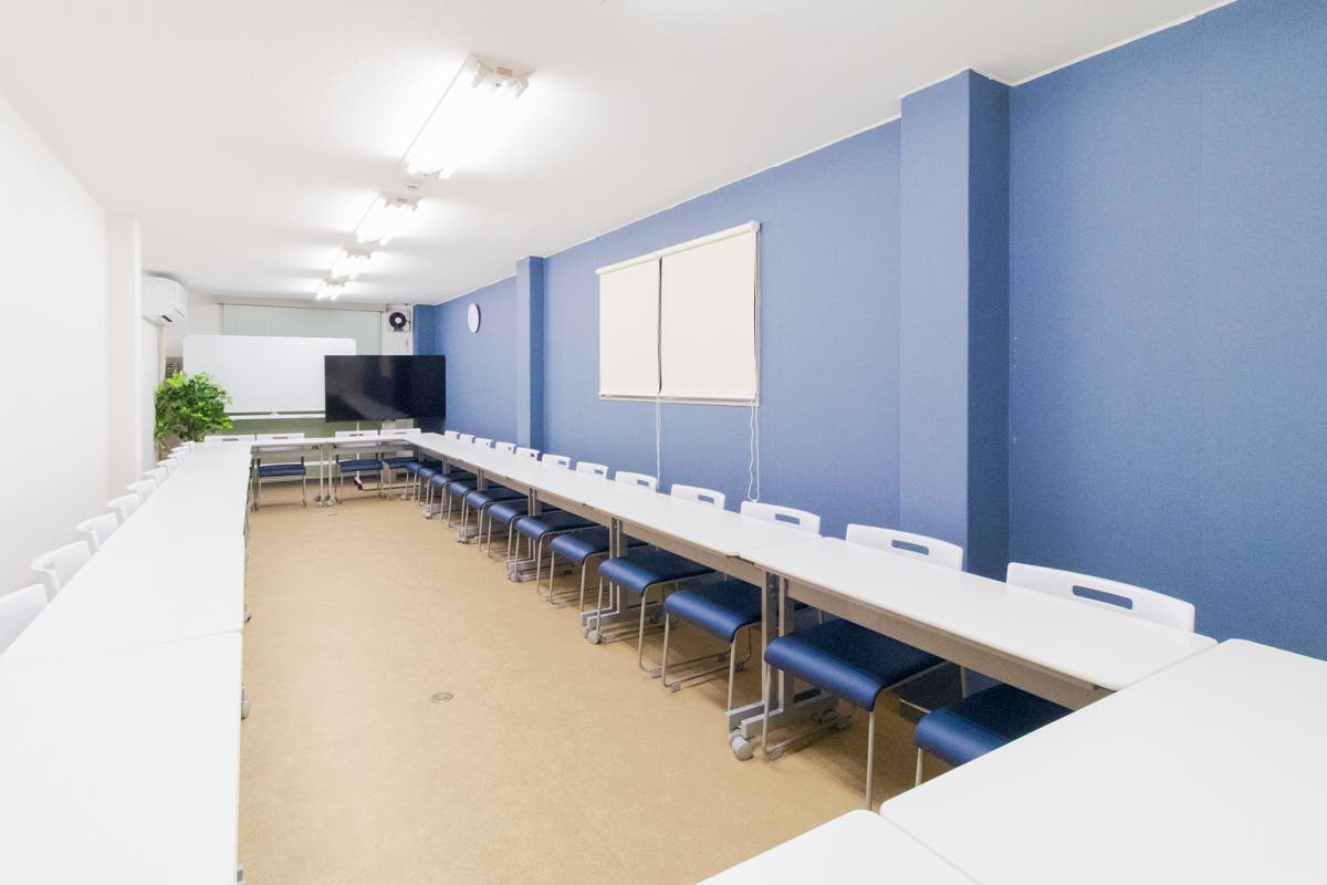 【なんば駅6番出口徒歩1分！定員36名！】65型モニター・10Gbps光回線・WiFi無料！ふれあい貸し会議室 なんばNo165の写真15