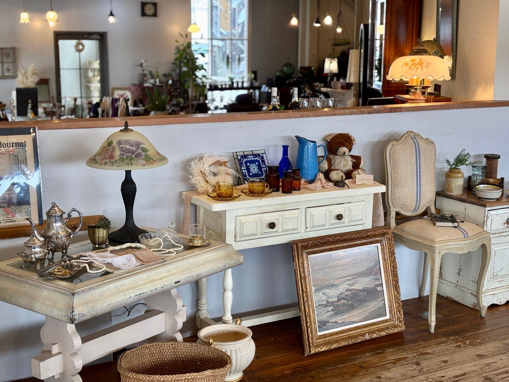 空間そのものが演出になるアンティークショップの写真4