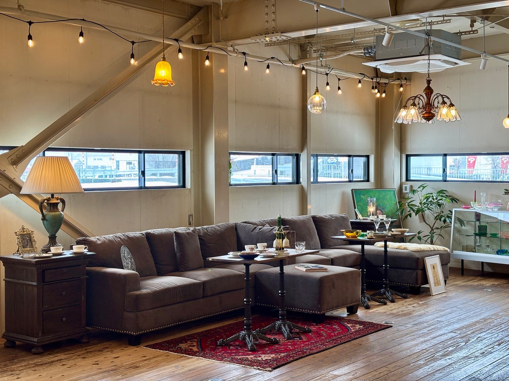 空間そのものが演出になるアンティークショップの写真5