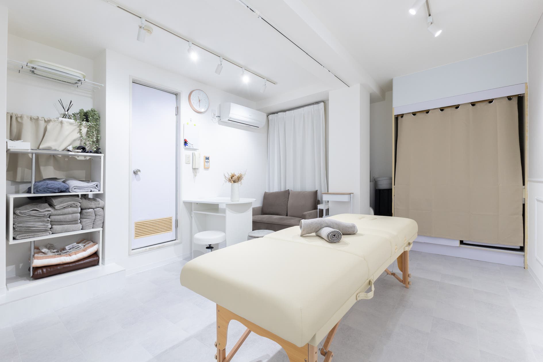 【💐完全貸切プライベートサロン｜なんば駅5分すぐ✨】JR＆地下鉄6駅7線利用可👌リラク・整体に最適👌２２m²の写真11