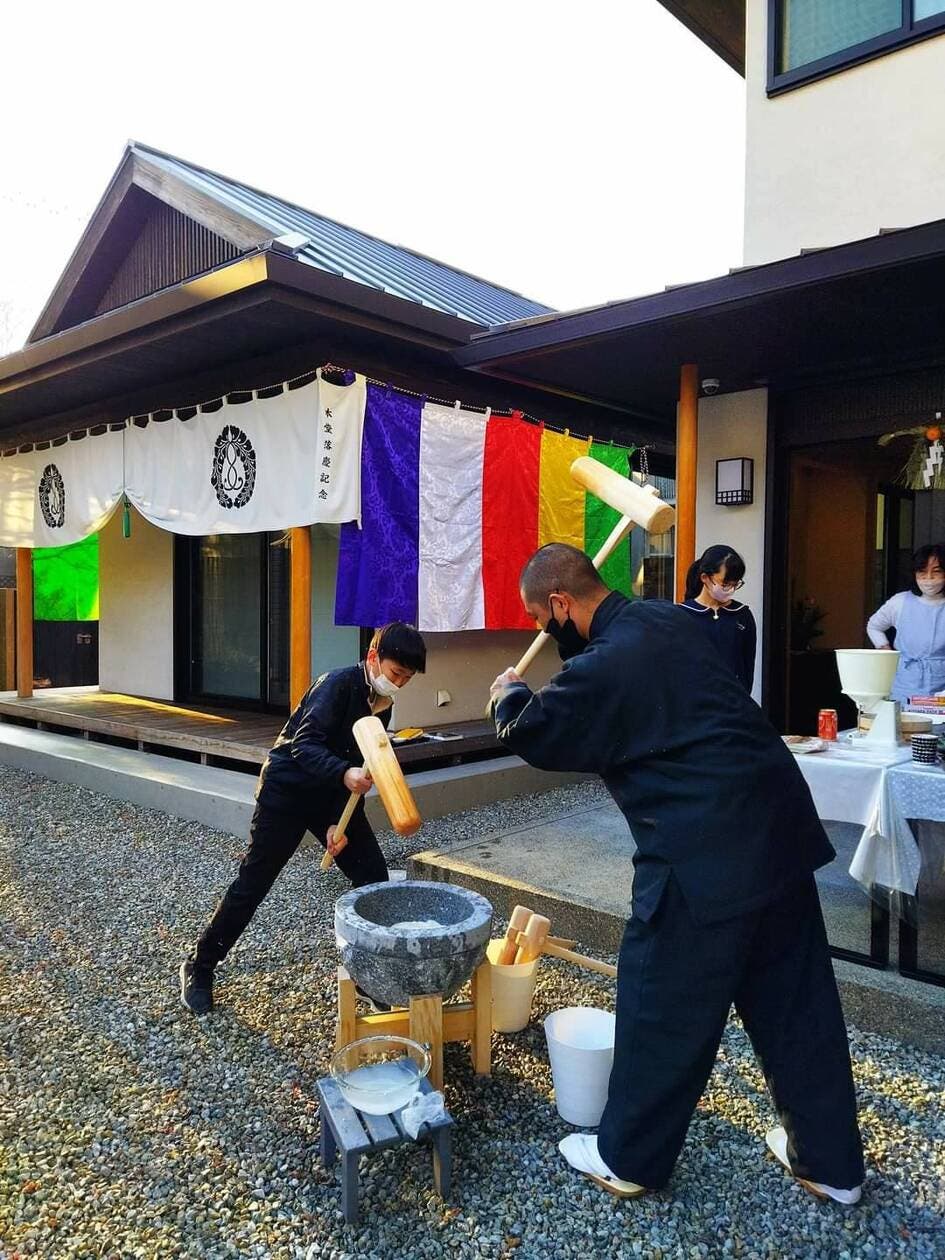 （土日限定）手ぶらでOKお餅つきセット（熟練スタッフ1名付）の画像1