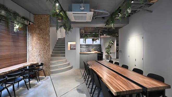 吉祥寺駅から徒歩4分!木とコンクリートを基調にしたコワーキングスペースの写真1