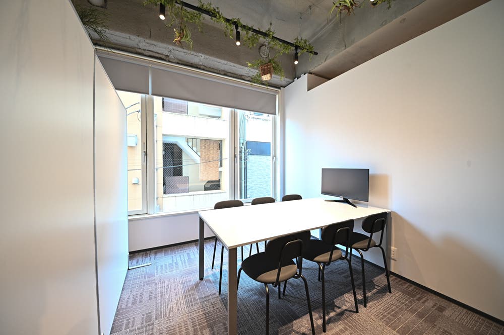 吉祥寺駅から徒歩4分！木とコンクリートを基調にしたコワーキングスペースの写真8