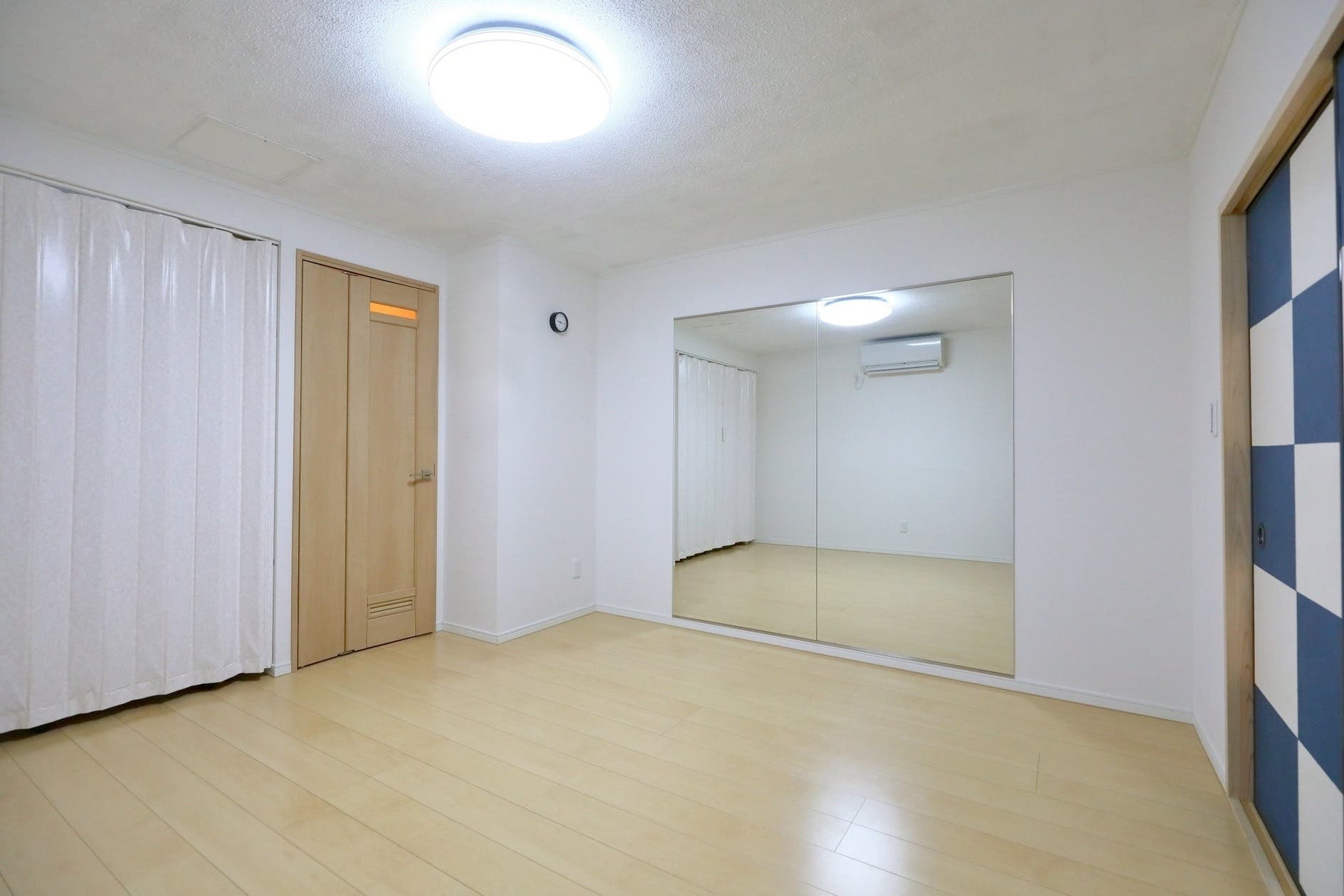 ✨下落合駅徒歩4分✨駅近❤️防音全身鏡付き🫶シンプルなレッスンスペース🎀✨の写真2