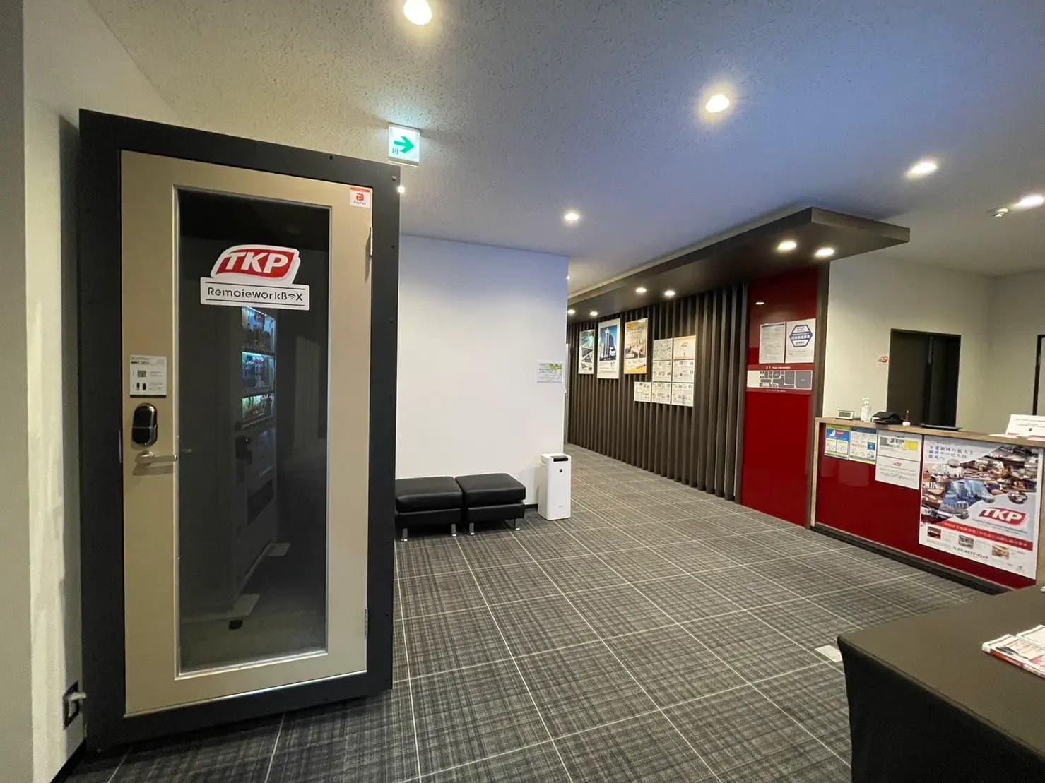 【CHATBOX TKPガーデンシティ博多新幹線口】No.1　Web会議・通話に最適/無料Wifi/電源ありの写真1