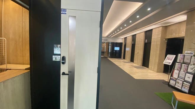 【CHATBOX TKP市ヶ谷カンファレンスセンター】1FNo.1 Web会議・通話に最適/無料Wifi/電源ありの写真3