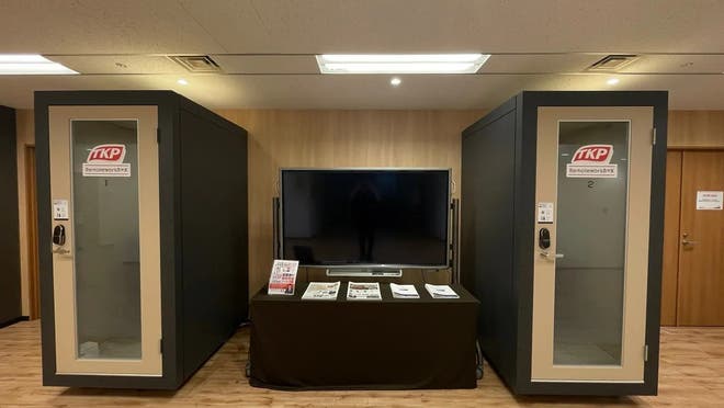 【CHATBOX TKP新橋】No.1 Web会議・通話に最適/無料Wifi/電源ありの写真1