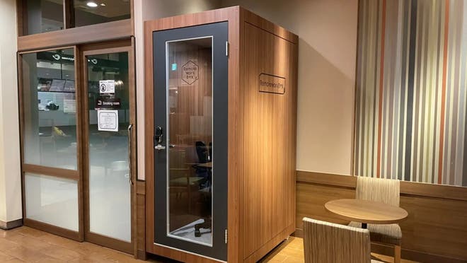 【CHATBOX カフェ・ド・クリエ渋谷桜丘スクエア】No.1 Web会議・通話に最適/無料Wifi/電源ありの写真1