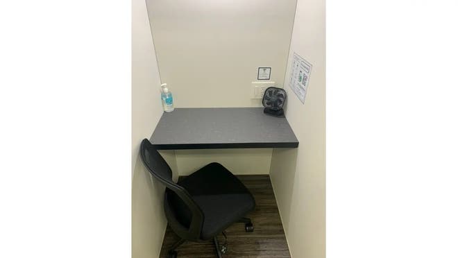 【CHATBOX ニュー新橋ビル】No.1 Web会議・通話に最適/無料Wifi/電源ありの写真2