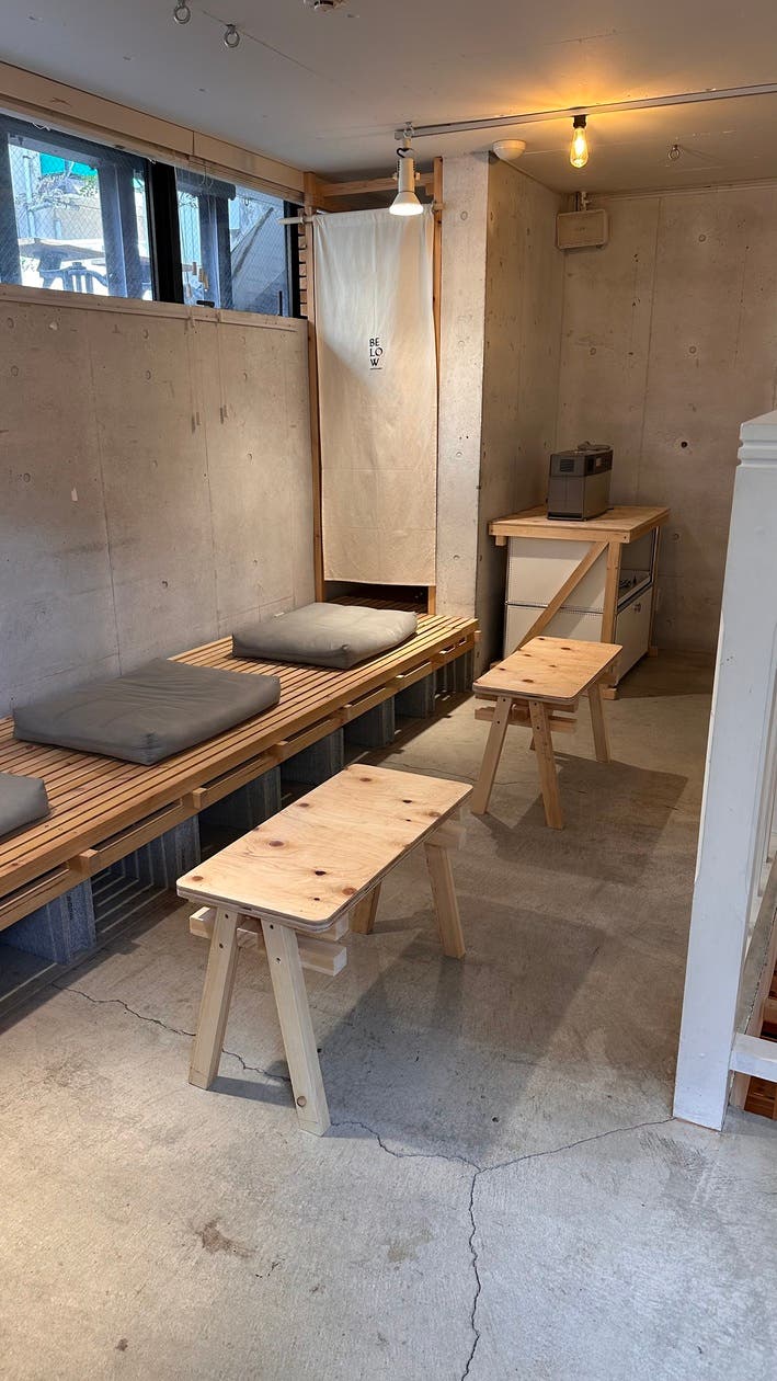 表参道駅徒歩7分、1階にはカフェ併設の自由空間の写真8